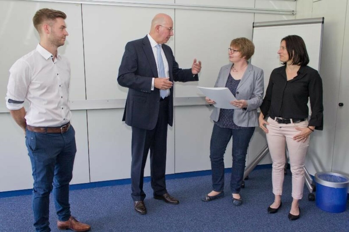 BBZ Sulzbach: Hohe Auszeichnung für Fabian Himbert, das Festo ...